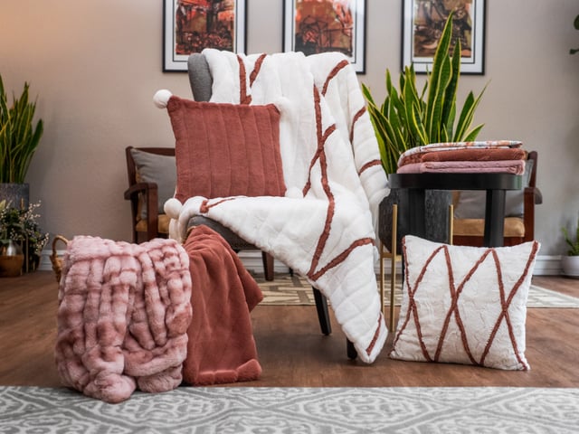 Terry Cloth vs. Microfiber Fabric: A Side-By-Side Comparison